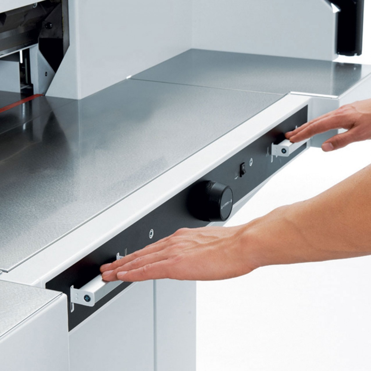 Triumph 5560 LT 21-5/8" Programmable Hydraulic Paper Cutter with Air Tables