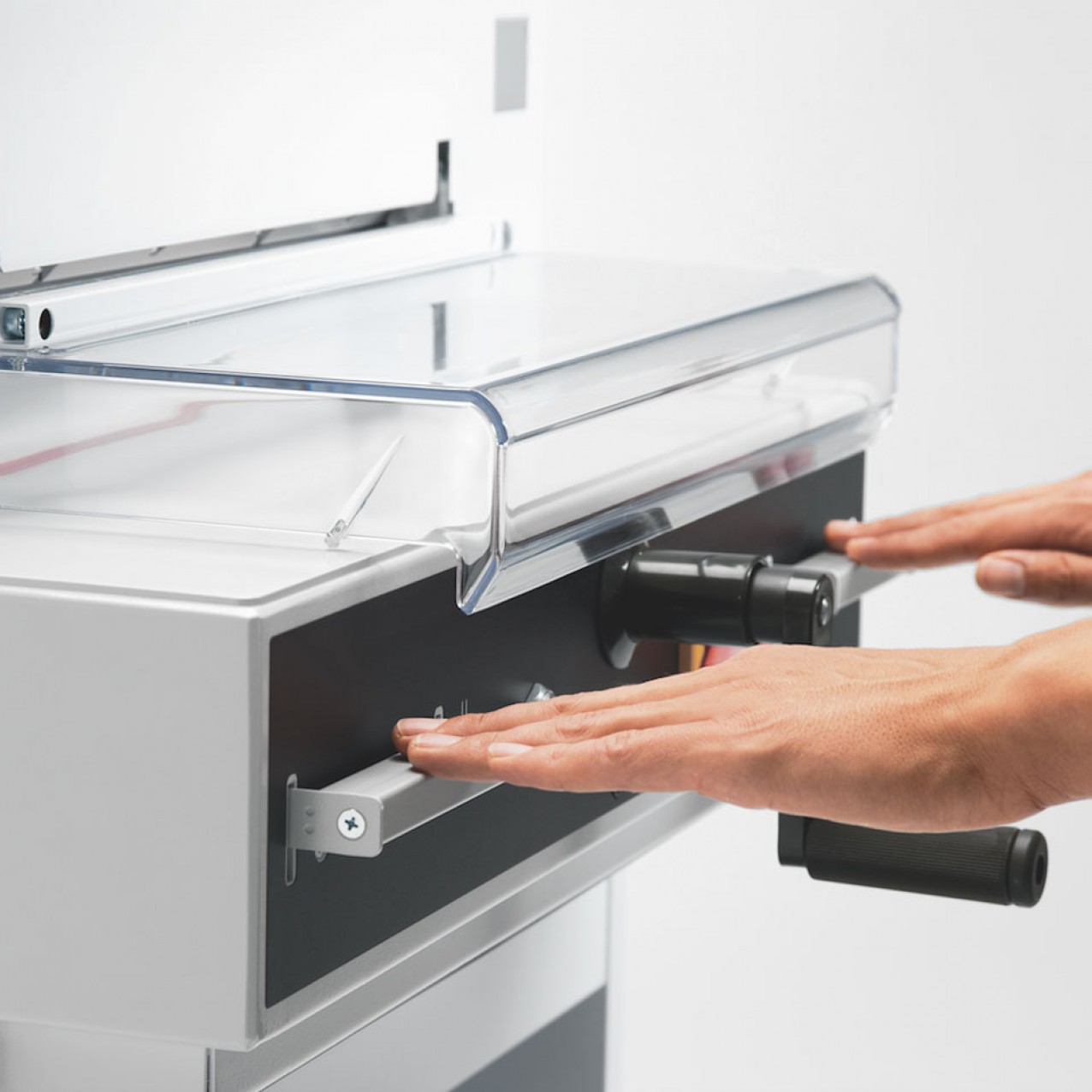 Triumph 4350 16-7/8" Fully-Automatic Tabletop Paper Cutter