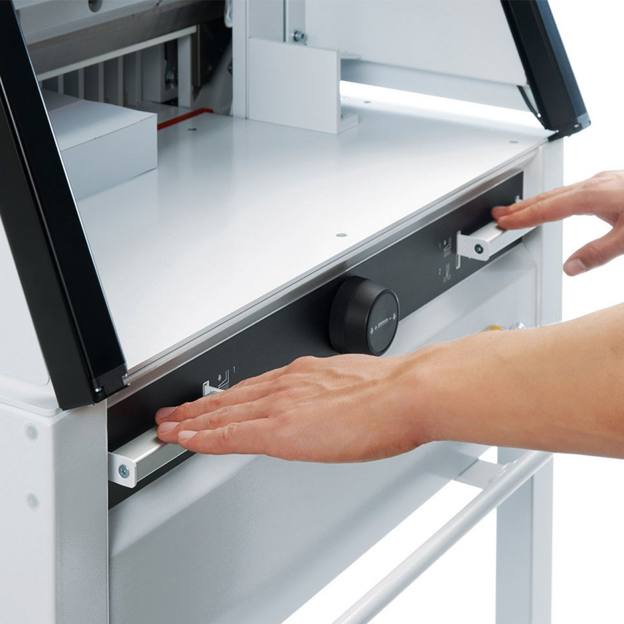 Triumph 6660 25-1/2" Automatic Programmable Paper Cutter
